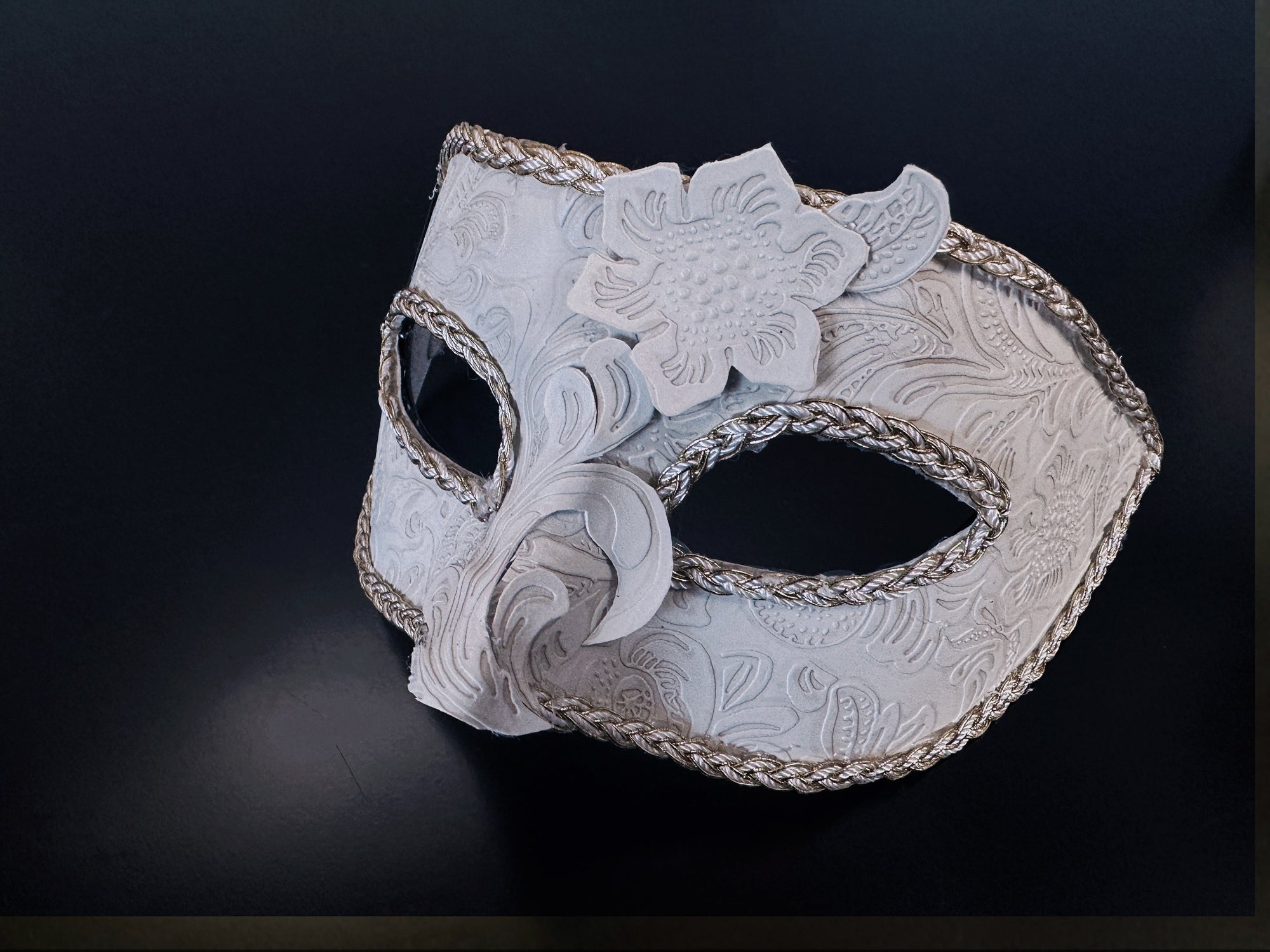 Baroque Mask For Men - Ivory/Gold – Masquerade Store
